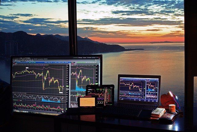 How Day Traders Make a Living in the Stock Market
